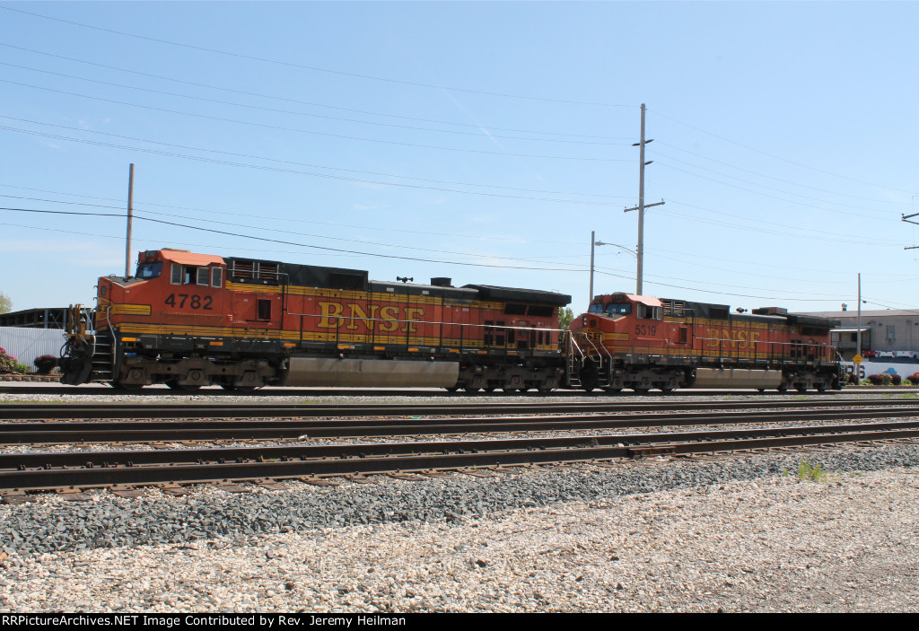 BNSF 4782 & 5319